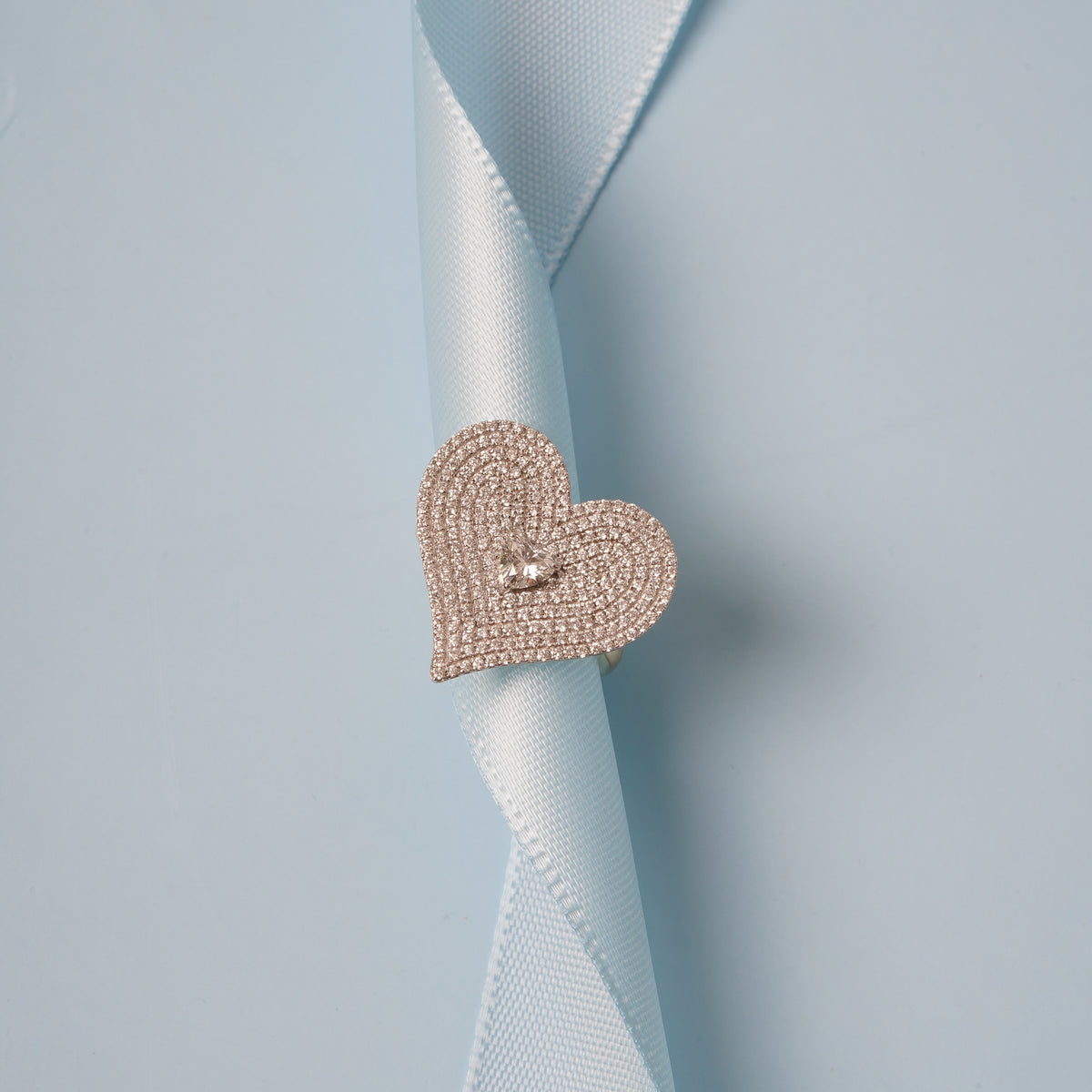 Amour Bedazzled Heart Ring – PieceOfYou